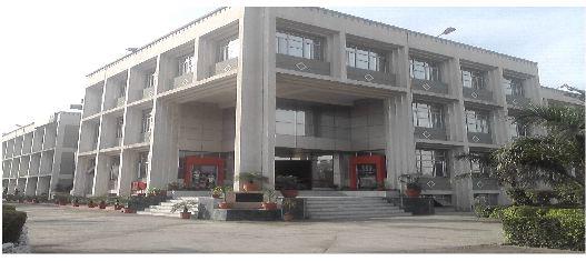 Sarla Chopra Dav Public School || Sec-56, Noida || Admission, Fee Details